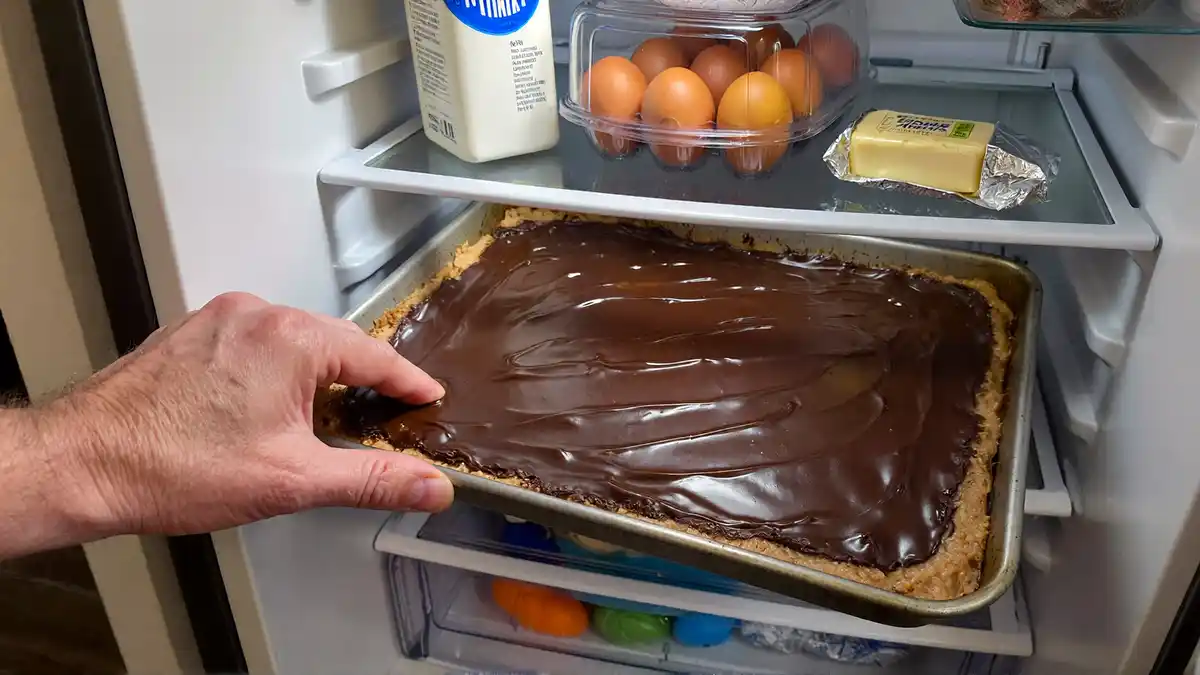 6 Ingredients easy No-Bake Chocolate Peanut Butter Bars